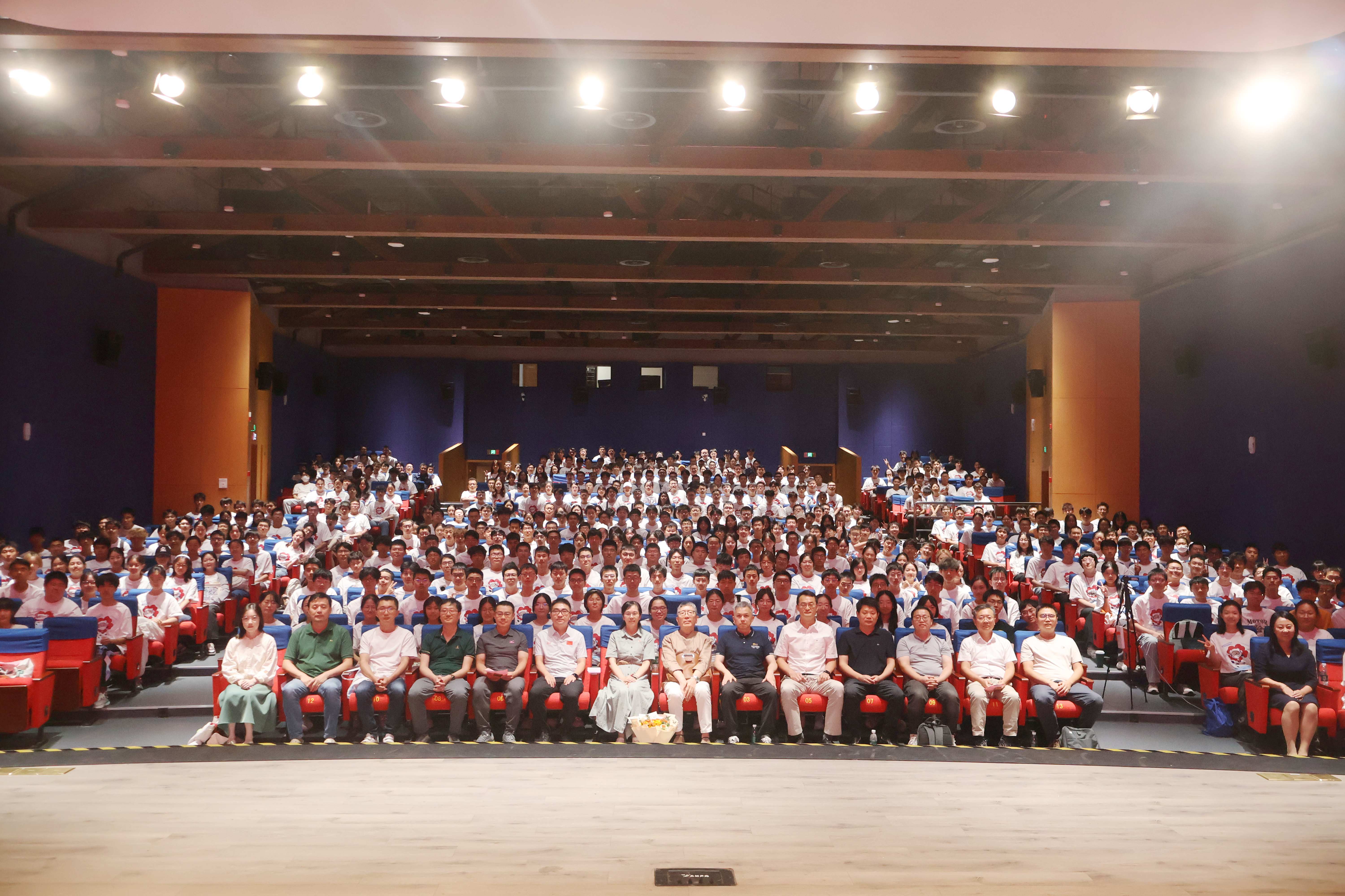 扬帆逐梦，启航智成丨软件工程学院（滴水湖国际软件学院）2025级新生开学典礼隆重举行